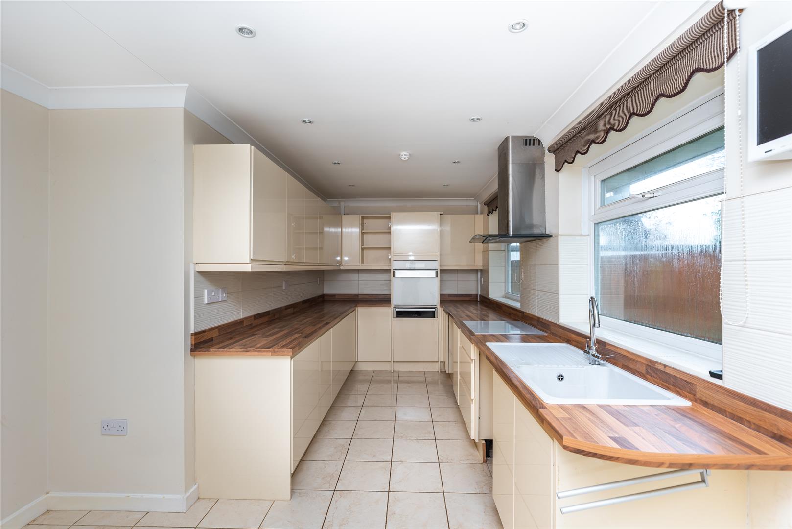 2 bedroom Detached Bungalow for sale in Swansea