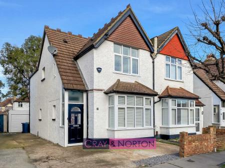 3 bedroom Semi-Detached House for rent in Croydon