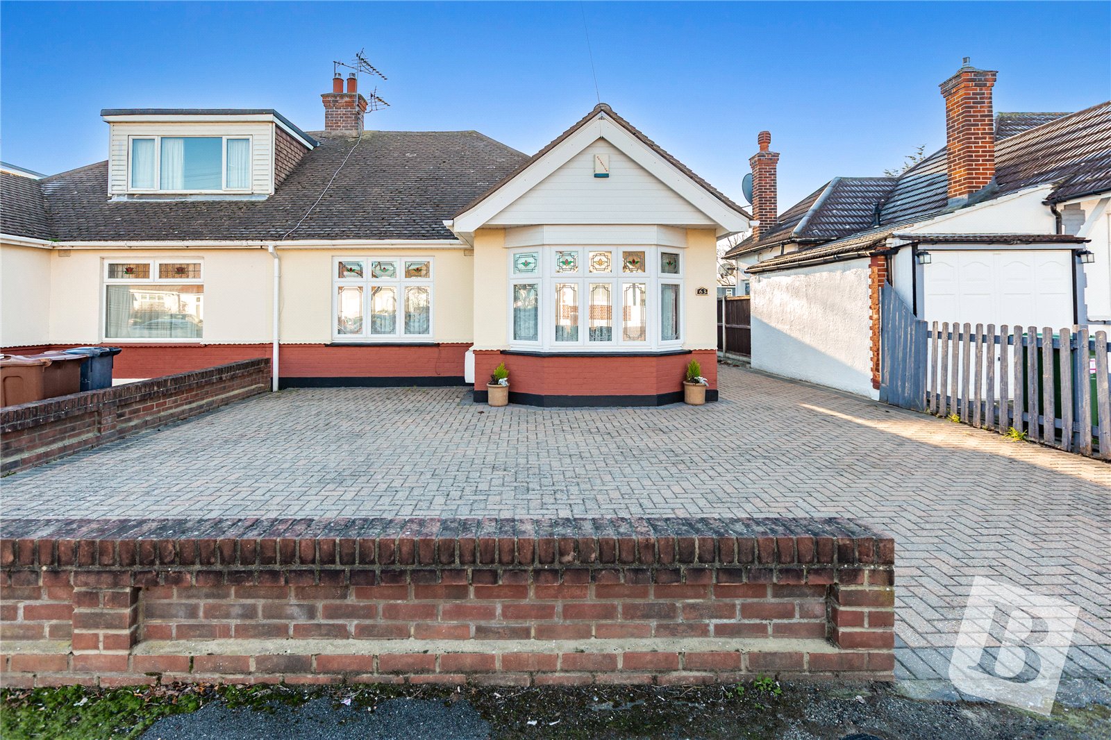 2 bedroom Semi-Detached Bungalow for sale in Chadwell Heath