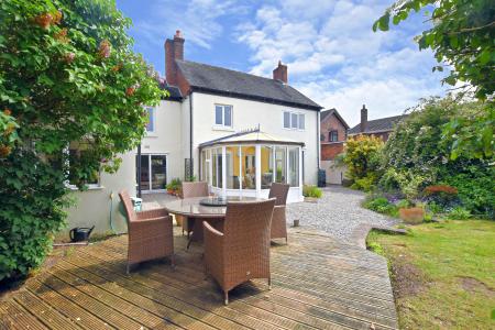 4 bedroom Semi-Detached House for sale in Market Drayton