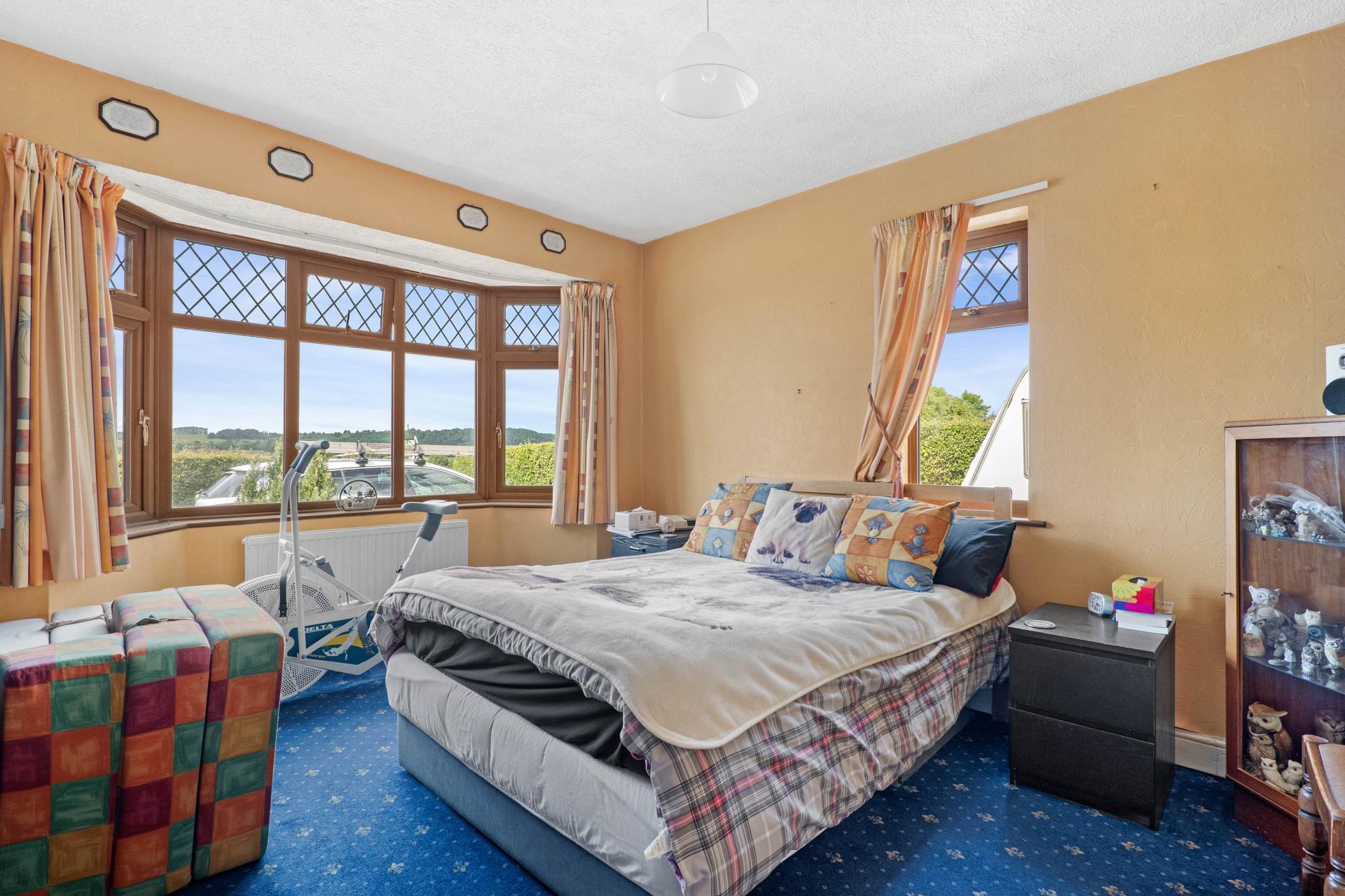 3 Bedroom House For Sale In Pershore