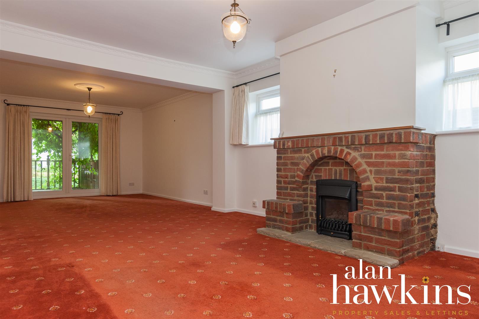 4 bedroom Detached Bungalow for sale in Purton Swindon