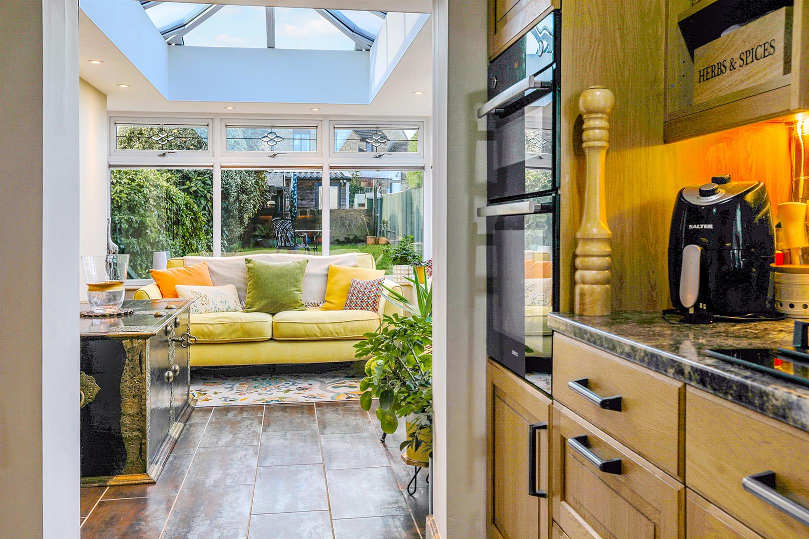 2 bedroom End of Terrace House for sale in Swindon