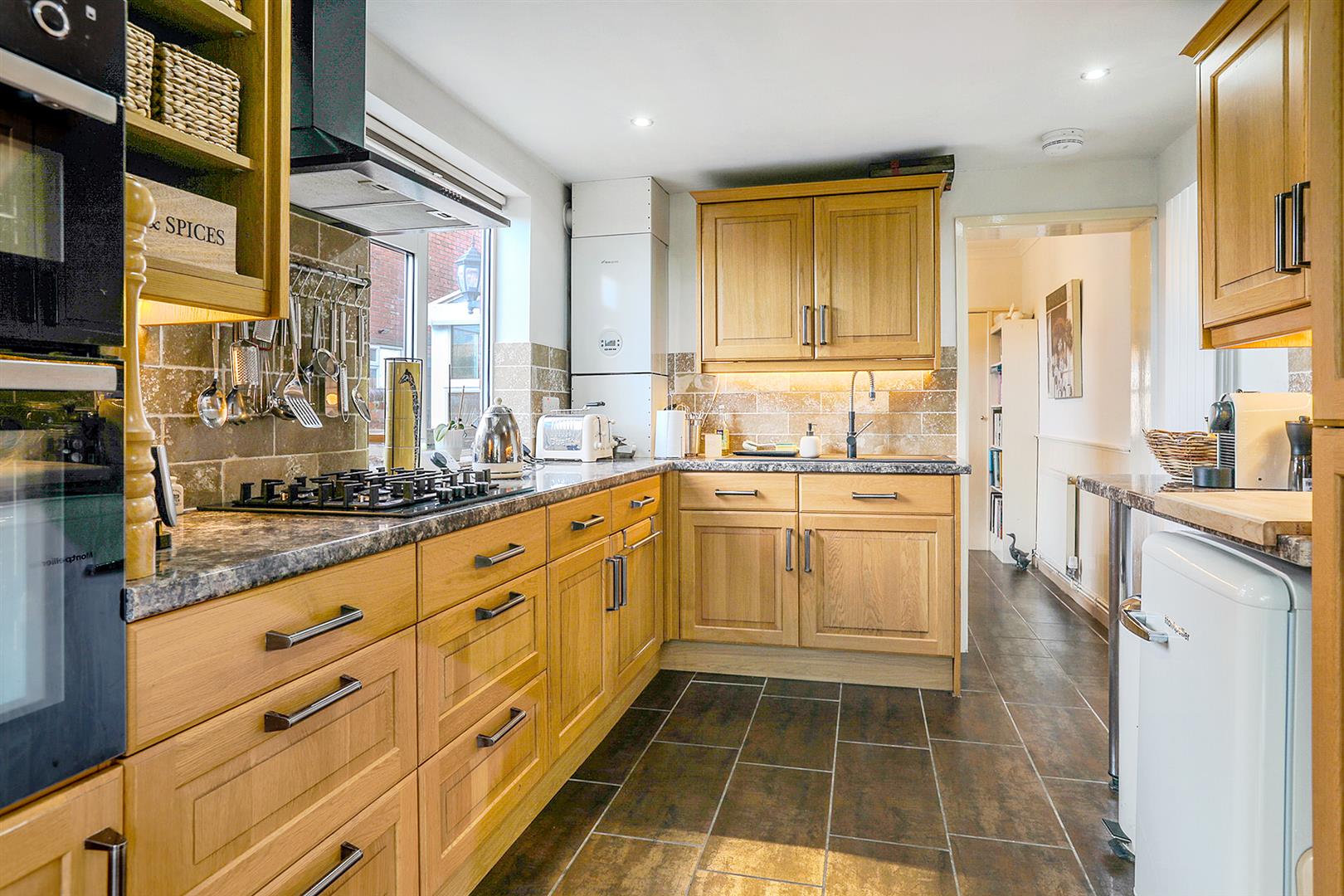 2 bedroom End of Terrace House for sale in Swindon