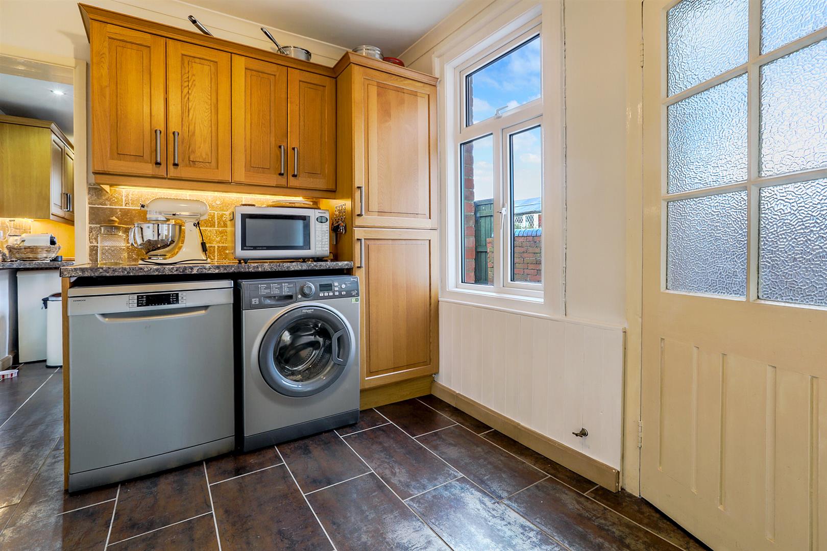 2 bedroom End of Terrace House for sale in Swindon