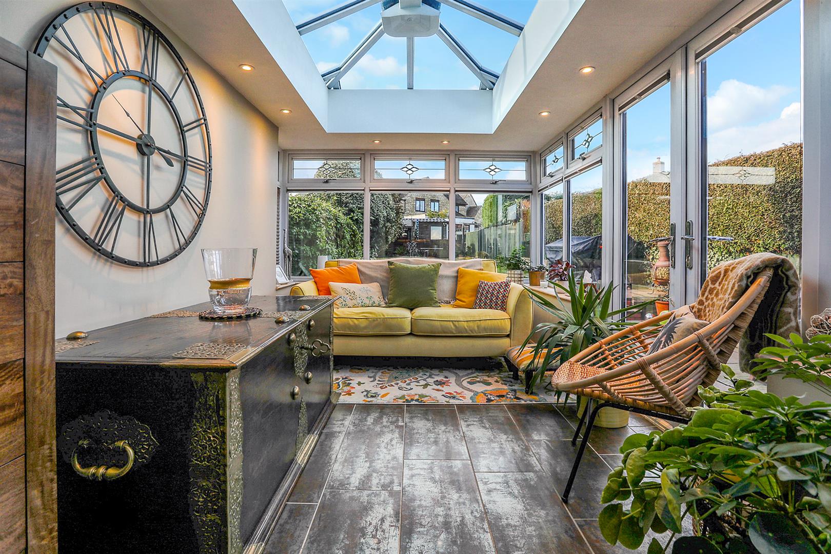 2 bedroom End of Terrace House for sale in Swindon