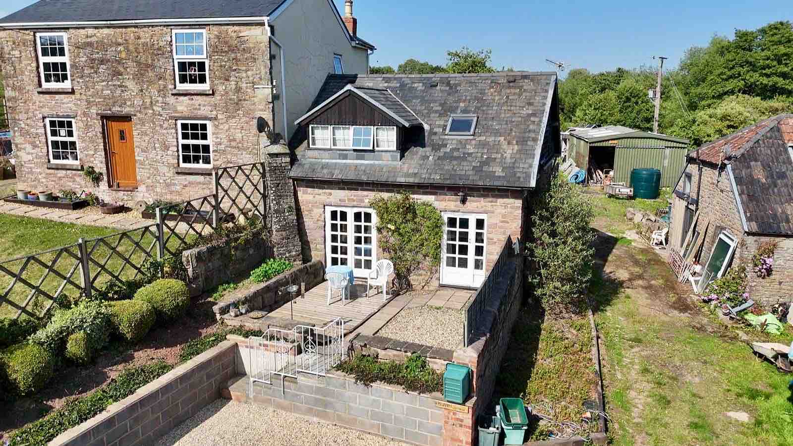 3 bedroom Semi-Detached House for sale in Gloucestershire