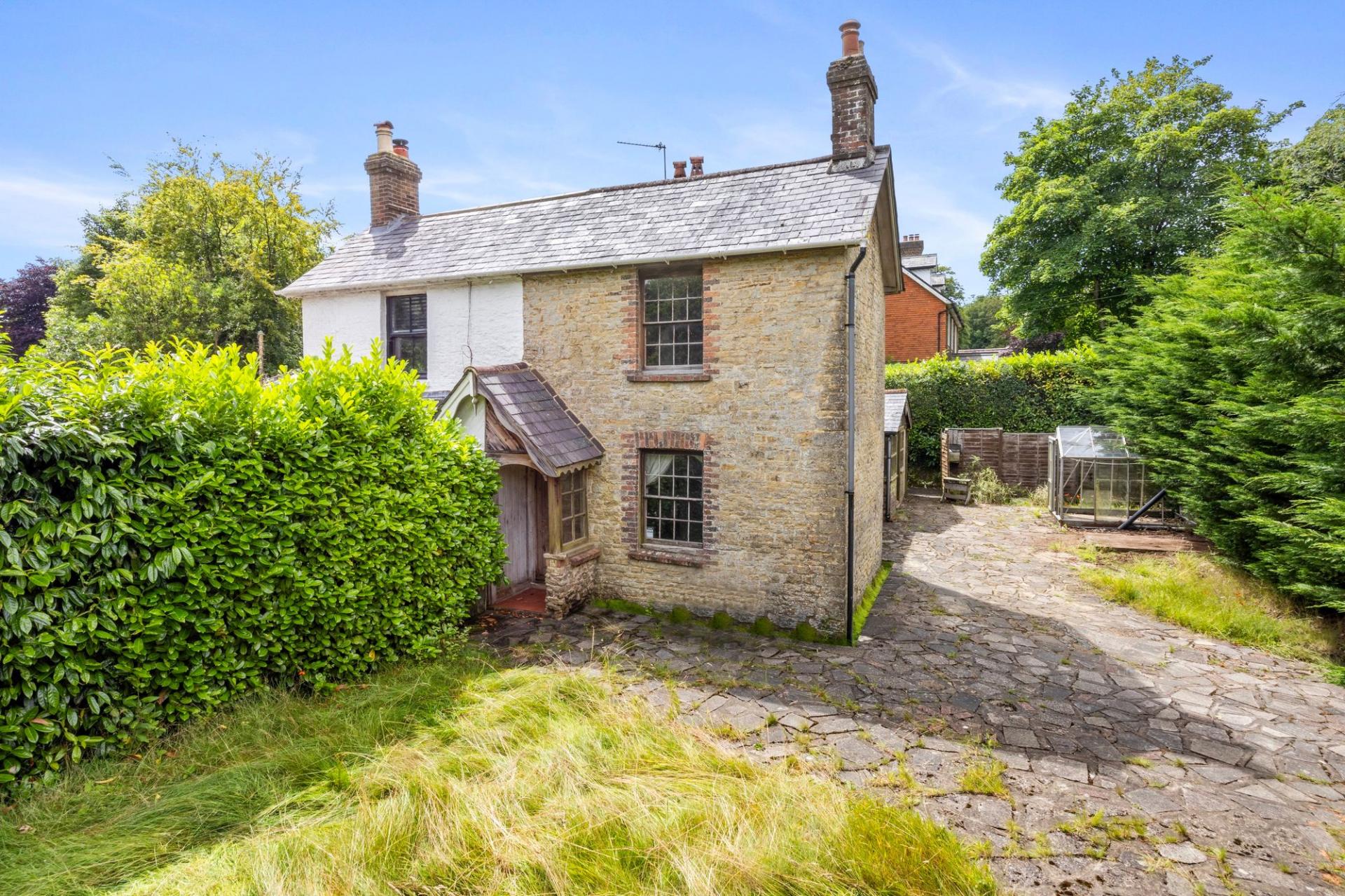 2 bedroom house for sale in Crowborough