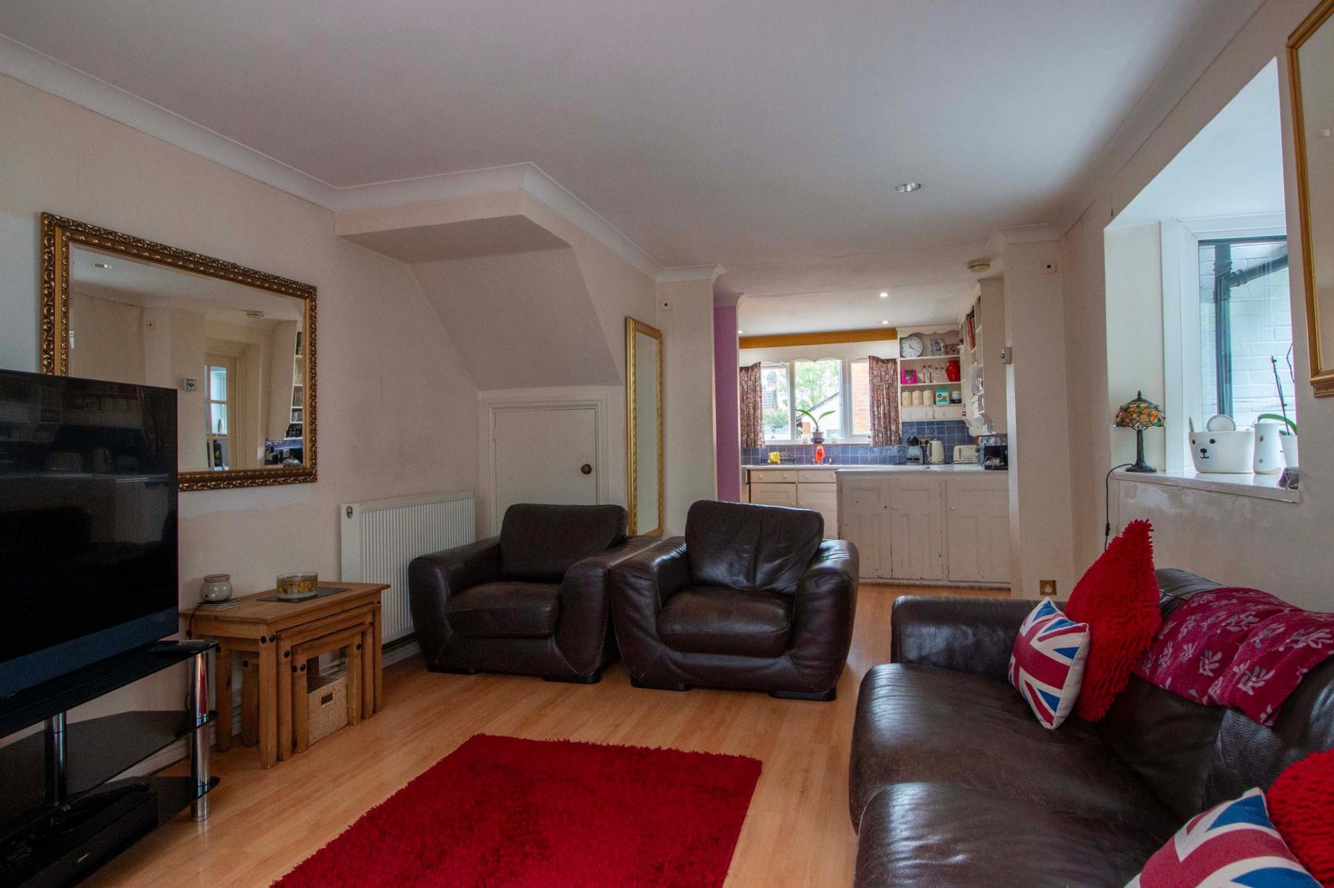 3 bedroom Semi-Detached House for sale in Uckfield