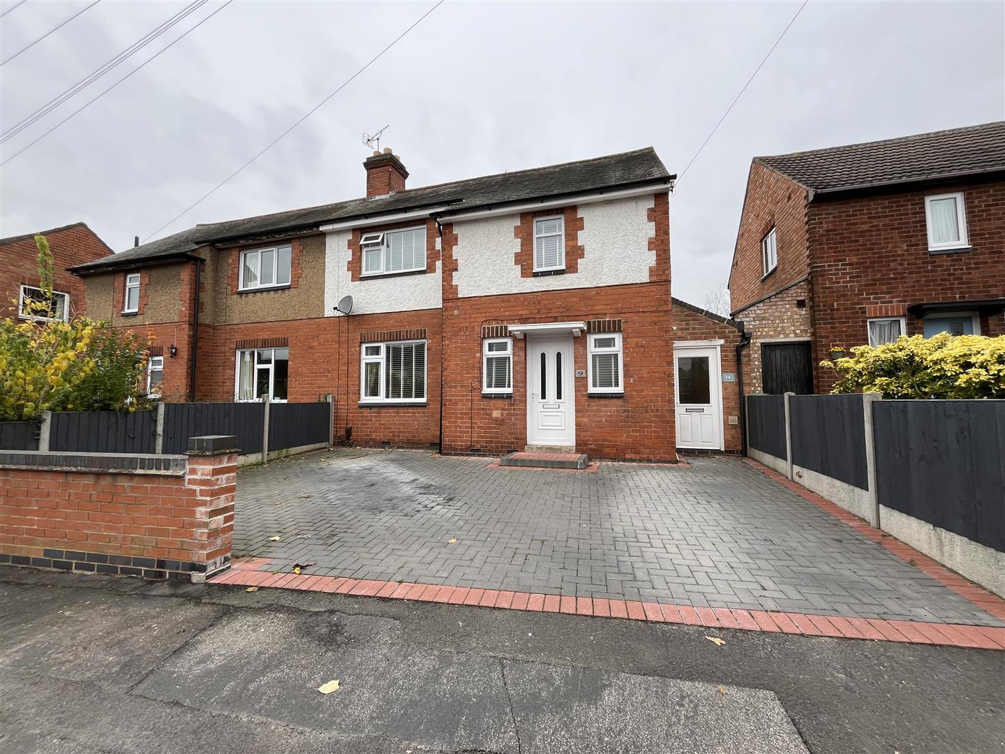 3 bedroom Semi-Detached House for sale in Leicester