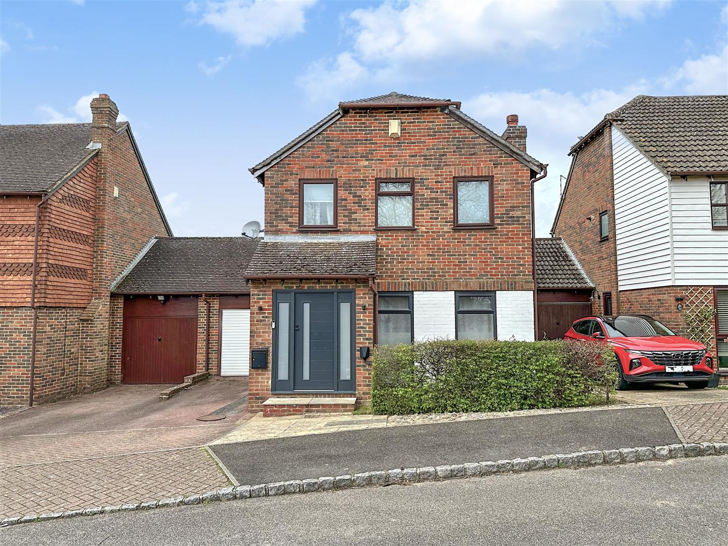 3 bedroom Link Detached House for sale in Maidstone