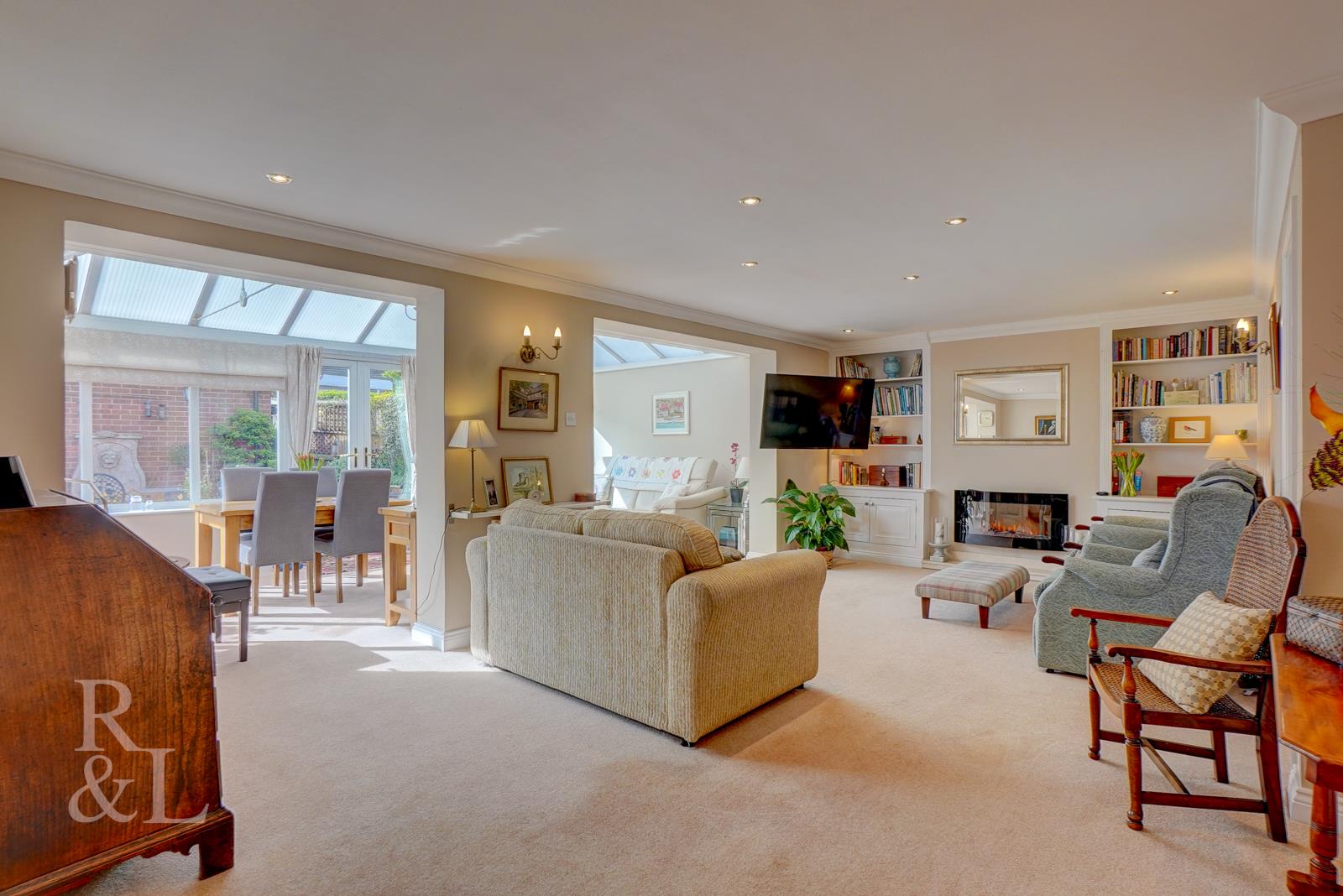 2 bedroom Detached Bungalow for sale in Nottingham