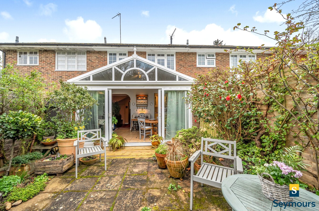 2 bedroom Terraced House for sale in Gomshall