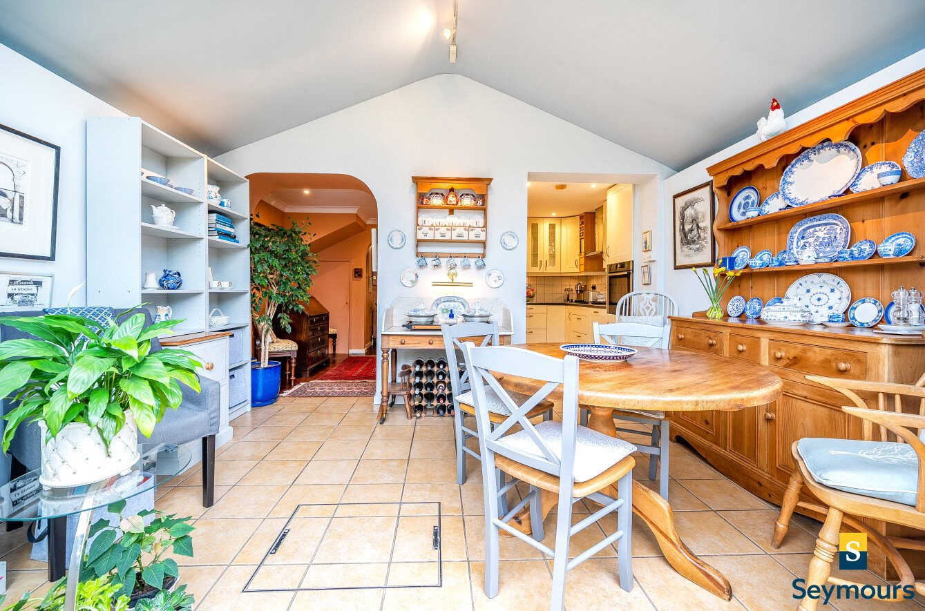 2 bedroom Terraced House for sale in Gomshall