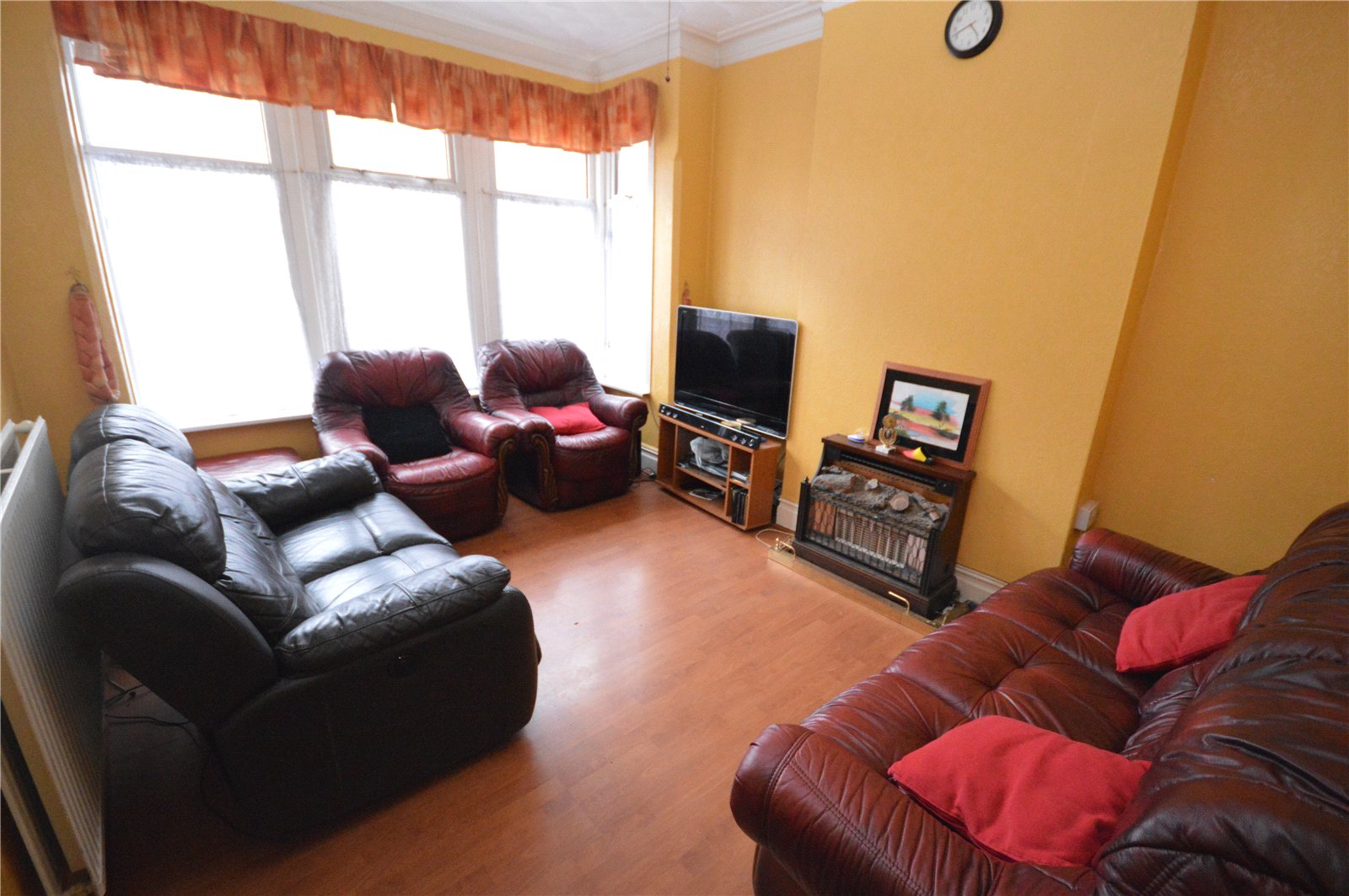 3 bedroom Terraced House for sale in Bedfordshire