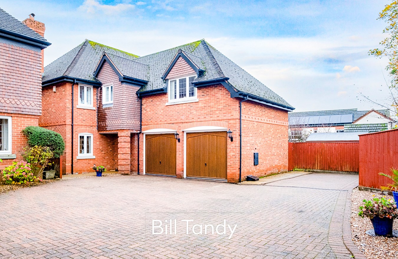 5 bedroom Detached House for sale in Lichfield