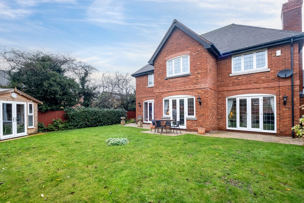 5 bedroom Detached House for sale in Lichfield