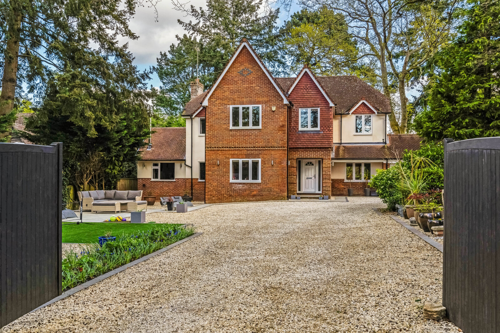 House for sale with 6 bedrooms, Woodland Walk, Ferndown | Fine & Country