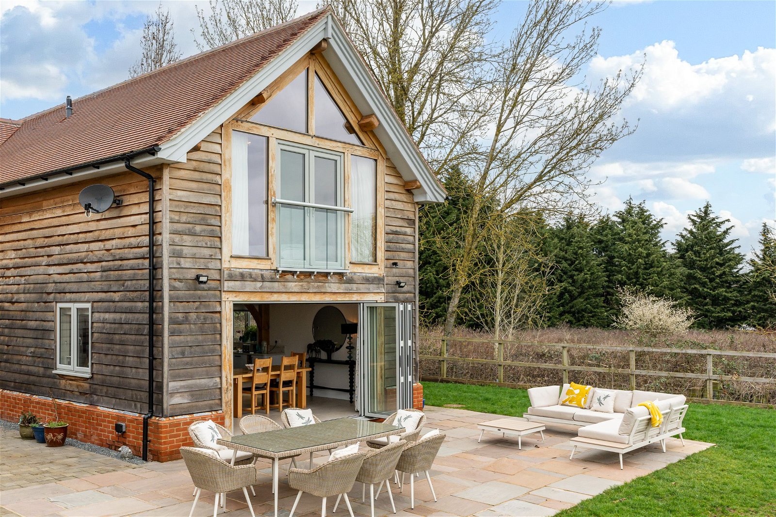 Detached House For Sale With 4 Bedrooms Chalk Street Rettendon Common