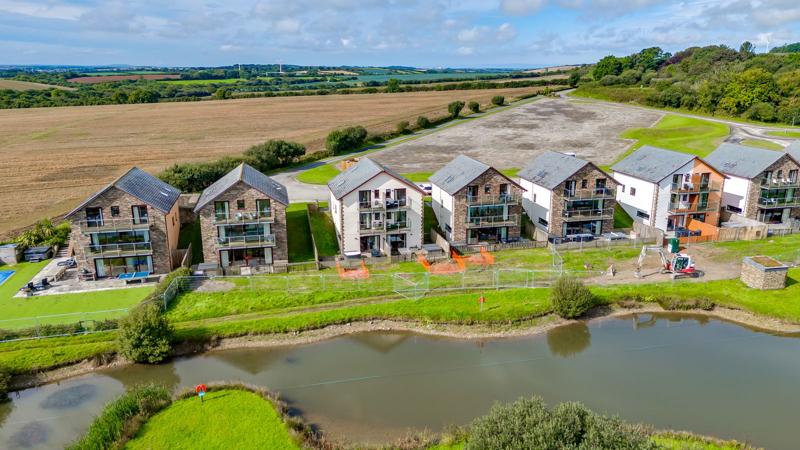 Semi-Detached House for sale with 4 bedrooms, The Glades, Retallack ...