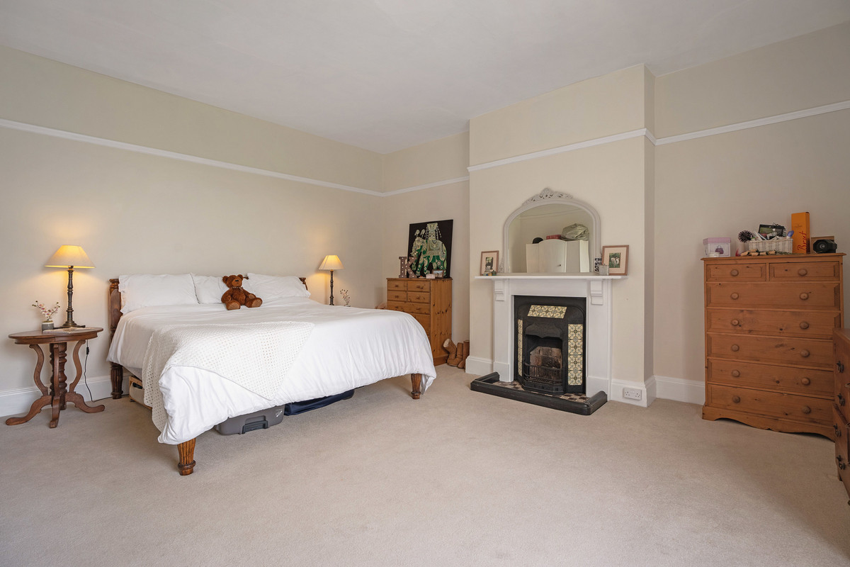 Detached House for sale with 7 bedrooms, Apperley Gloucester ...