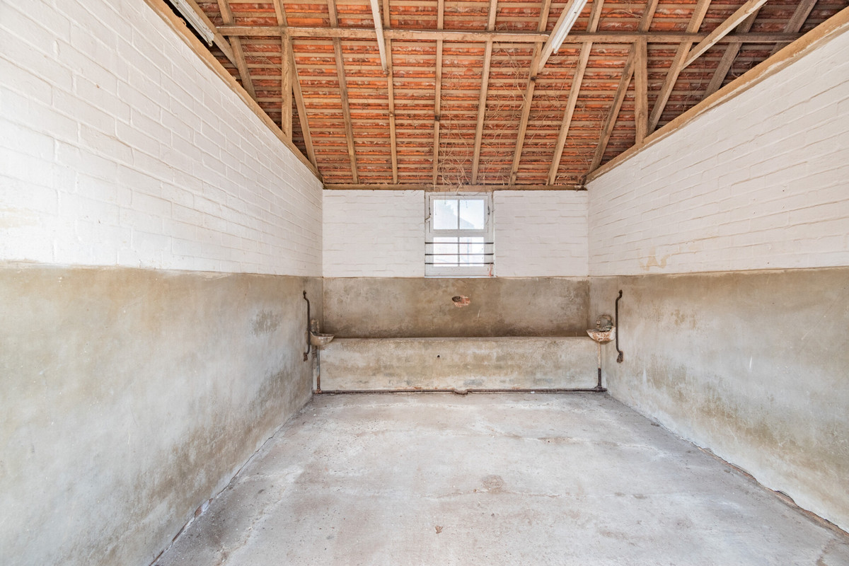 Detached House for sale with 5 bedrooms, Ripley Road, Guildford | Fine ...