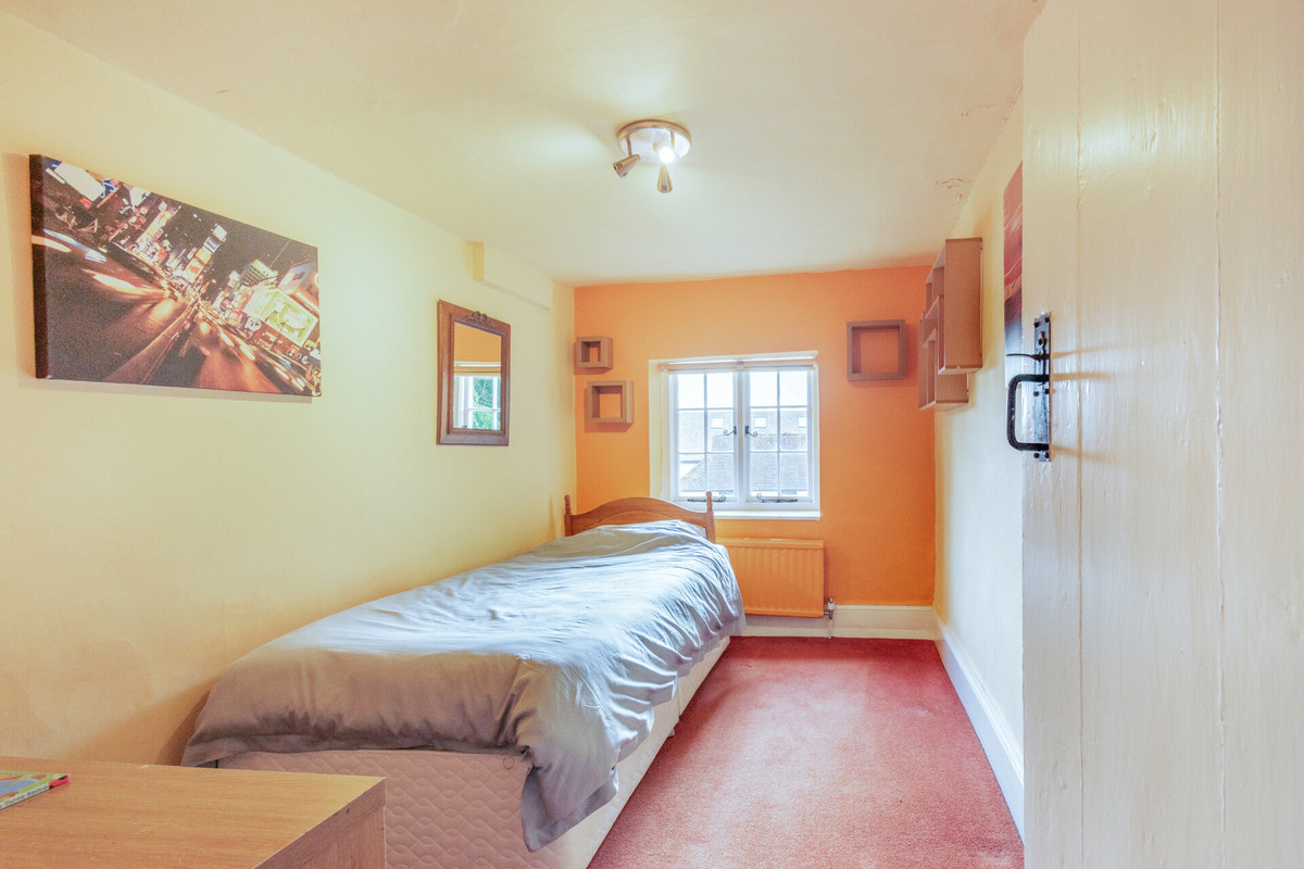 Detached House for sale with 5 bedrooms, Ripley Road, Guildford | Fine ...