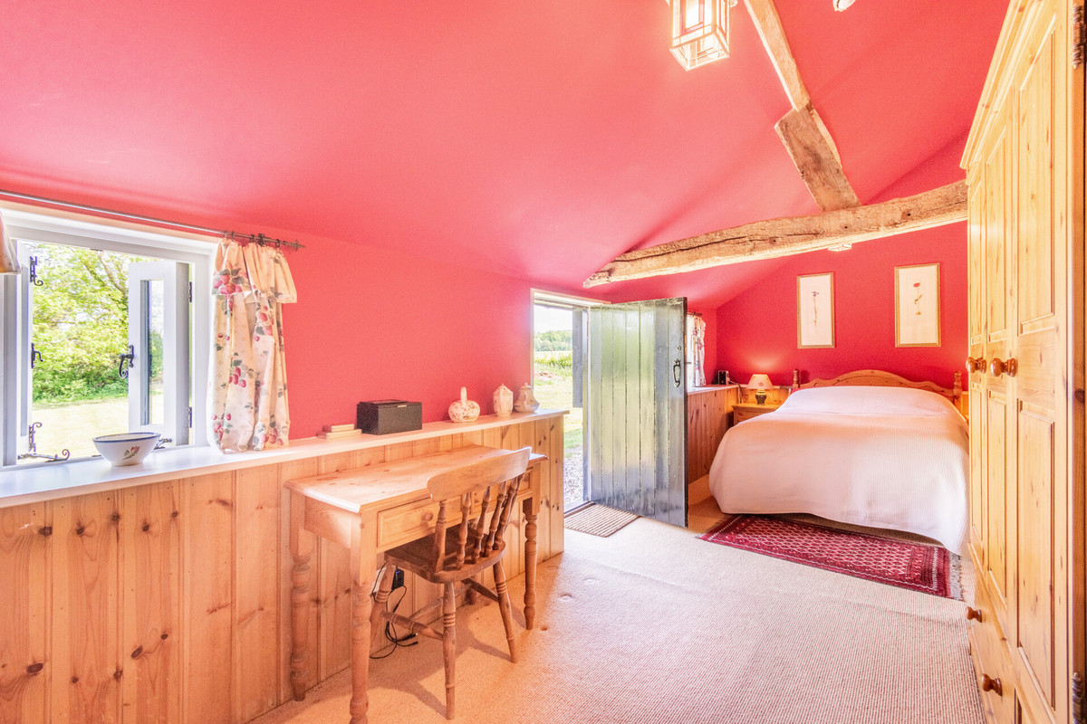 Detached House for sale with 5 bedrooms, Ripley Road, Guildford | Fine ...