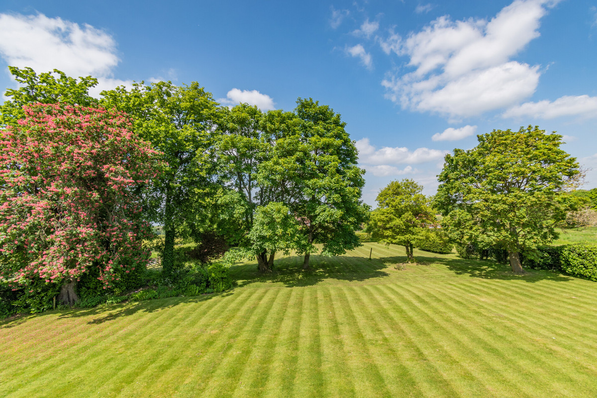 Detached House for sale with 5 bedrooms, Ripley Road, Guildford | Fine ...