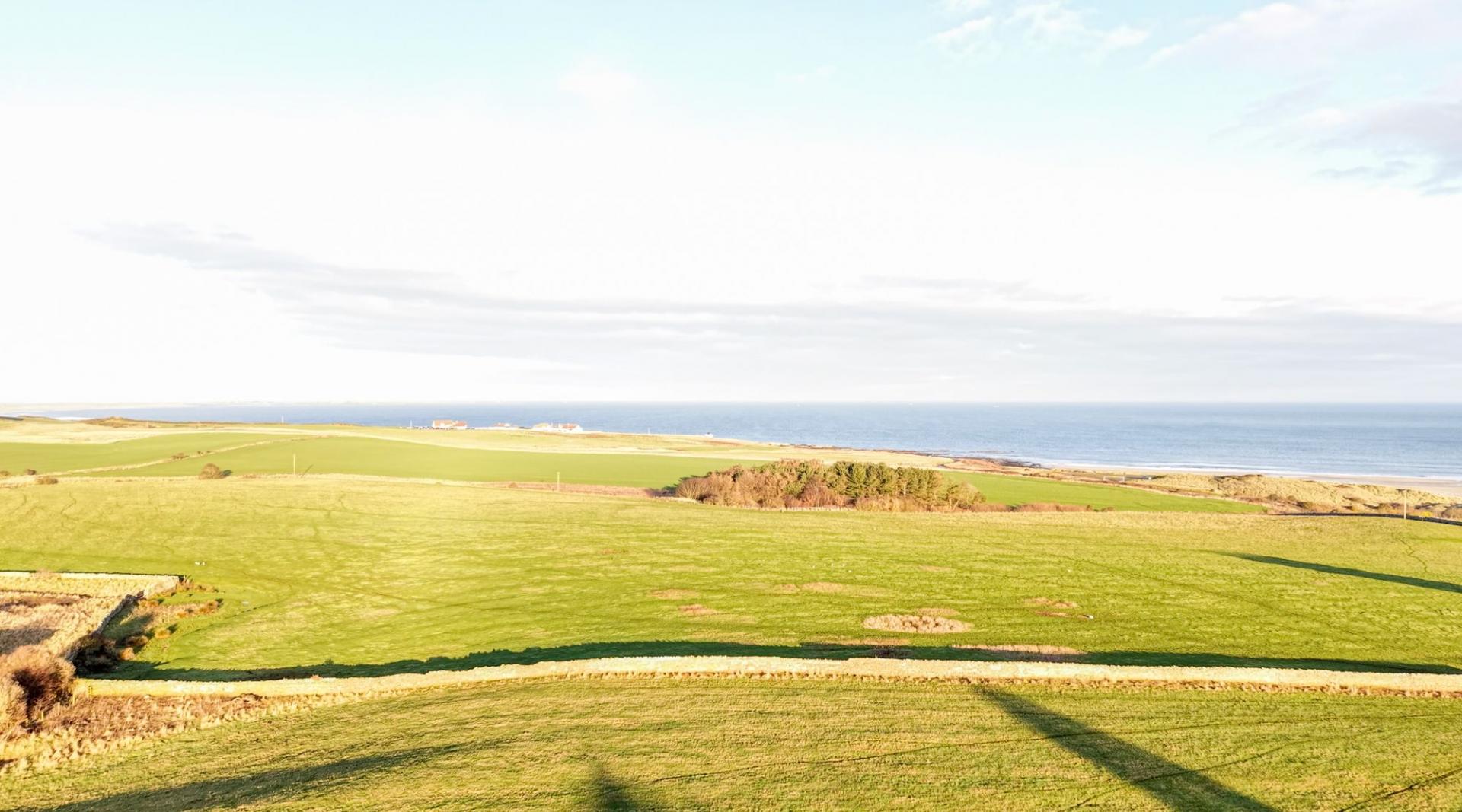 Detached House for sale with 4 bedrooms, Stone House, 1 Radcliffe Park ...