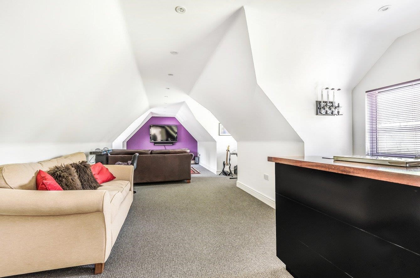 Detached House For Sale With 6 Bedrooms Glenmore Road Crowborough
