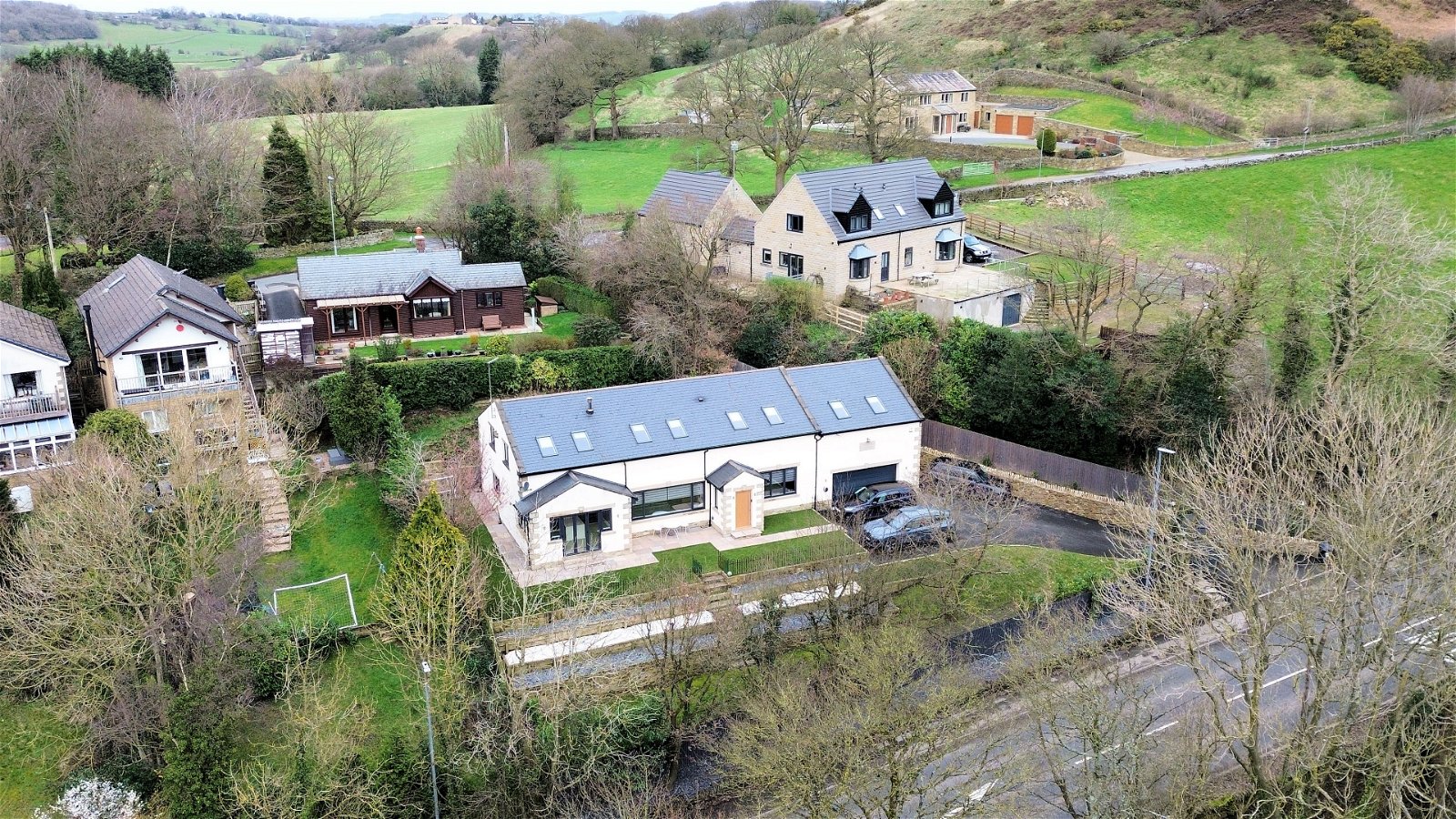 Detached House For Sale With 5 Bedrooms Penistone Road New Mill