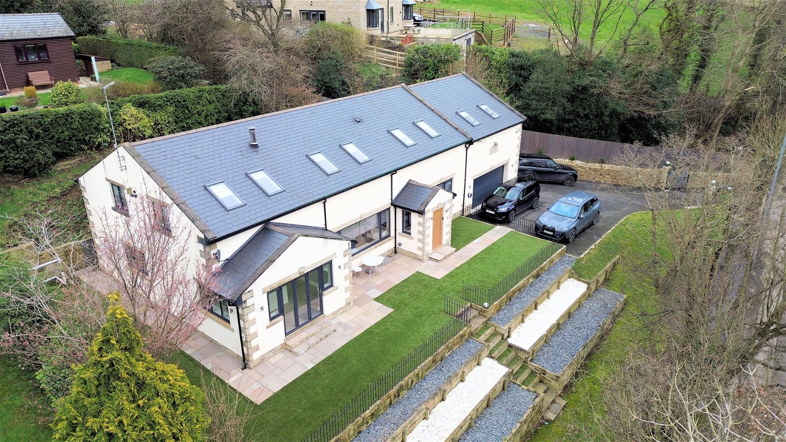 Detached House For Sale With 5 Bedrooms Penistone Road New Mill