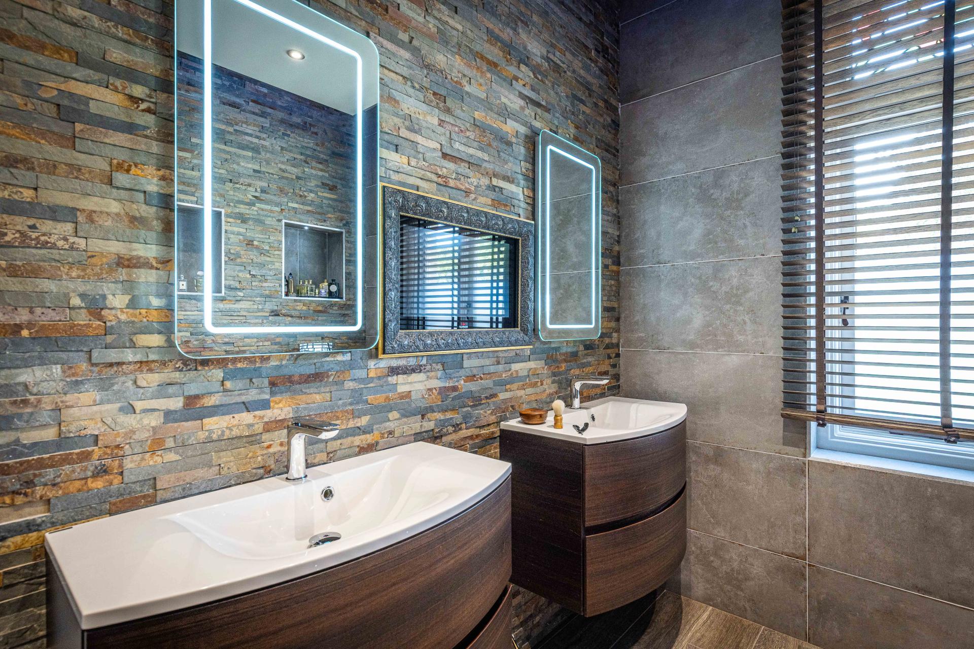 Detached House for sale with 6 bedrooms, Skyfall, London Road | Fine ...