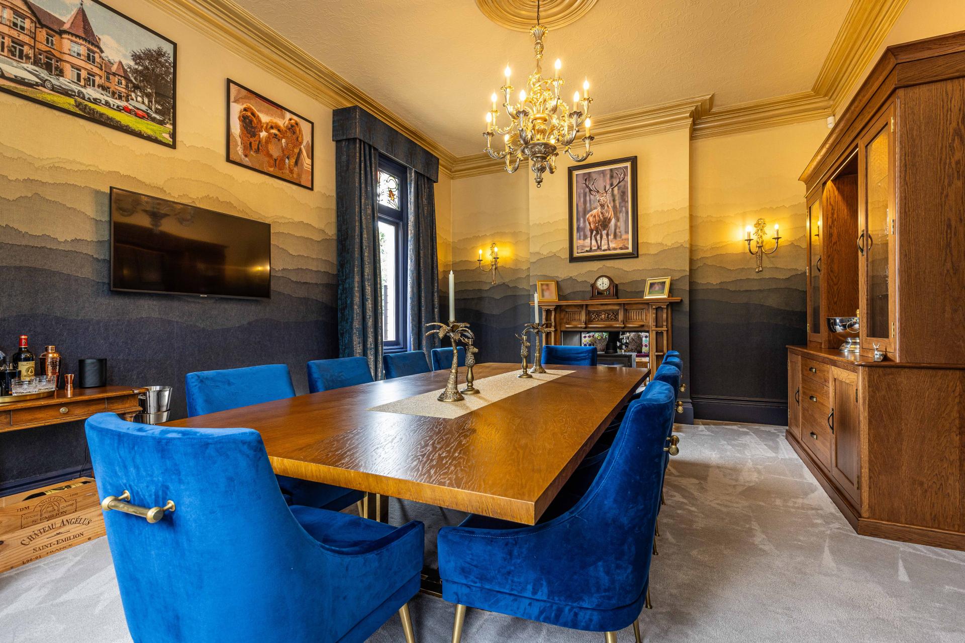 Detached House for sale with 6 bedrooms, Skyfall, London Road | Fine ...