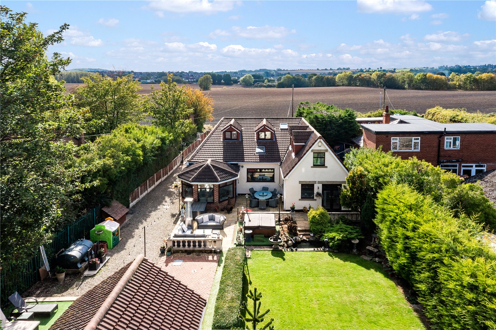 Detached House for sale with 5 bedrooms, Barrowby Lane Garforth | Fine ...