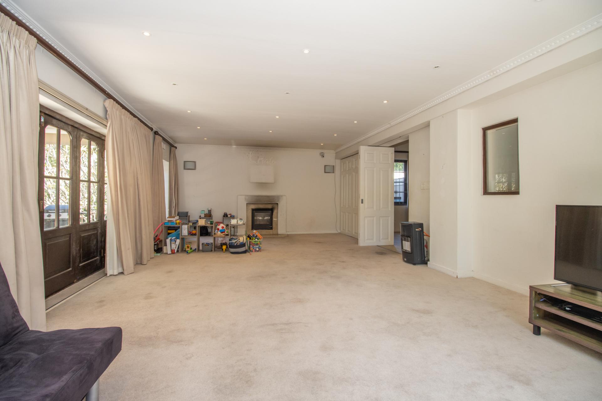 Property to rent with 4 bedrooms, Kenilworth Upper, Cape Town | Fine ...