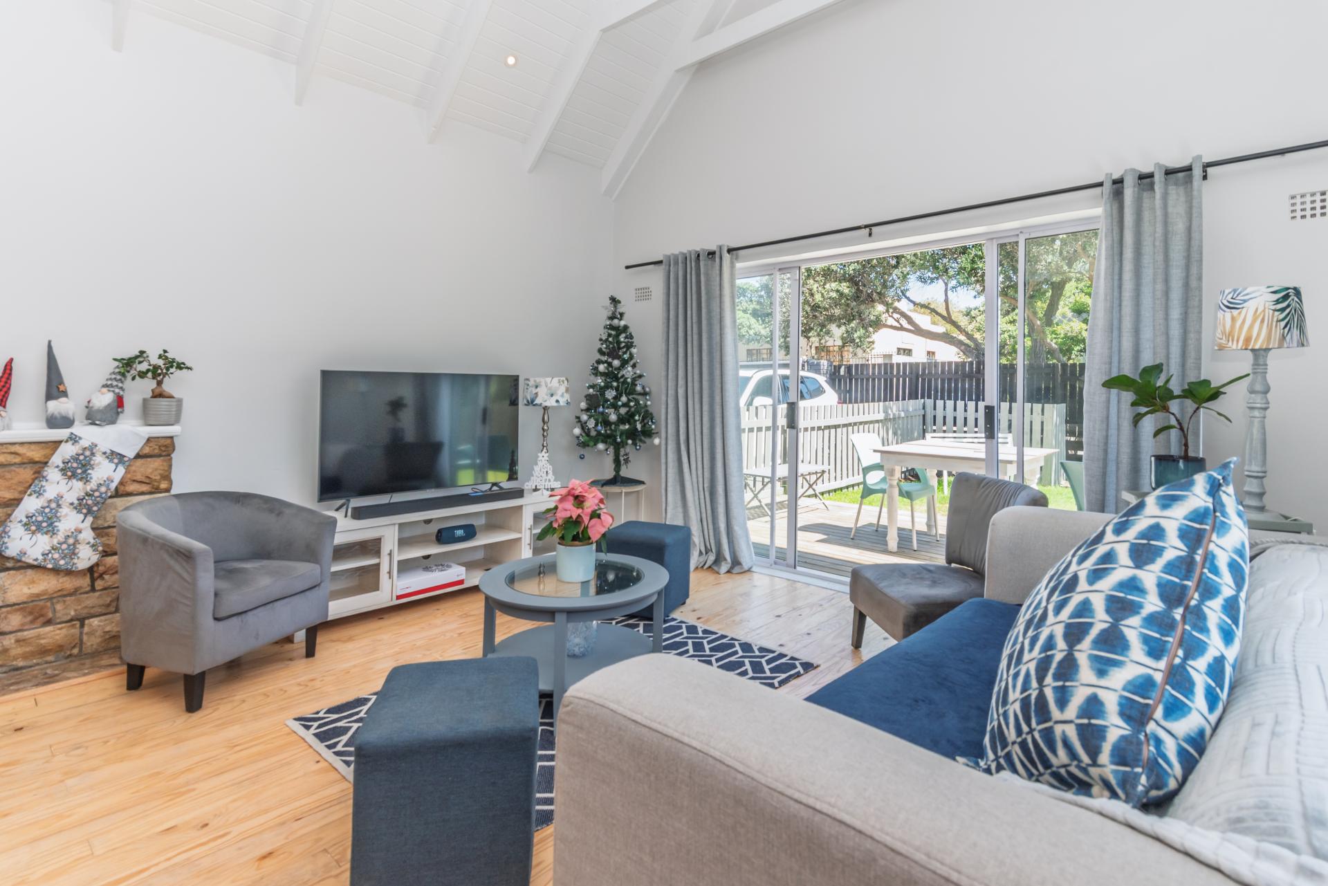 Townhouse to rent with 3 bedrooms, 47A, Second Crescent | Fine & Country