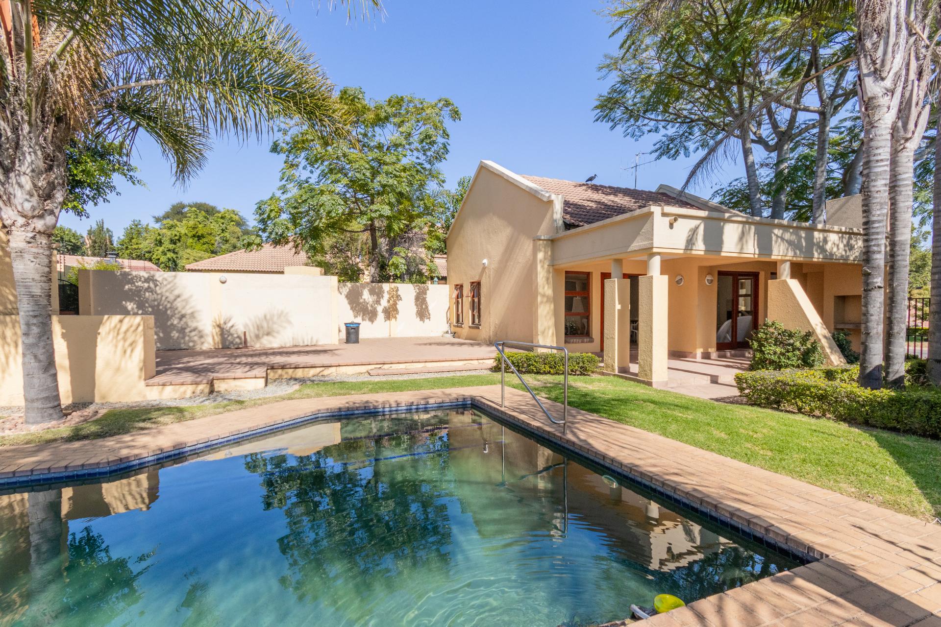 2 bedroom Town House for sale in Sandton