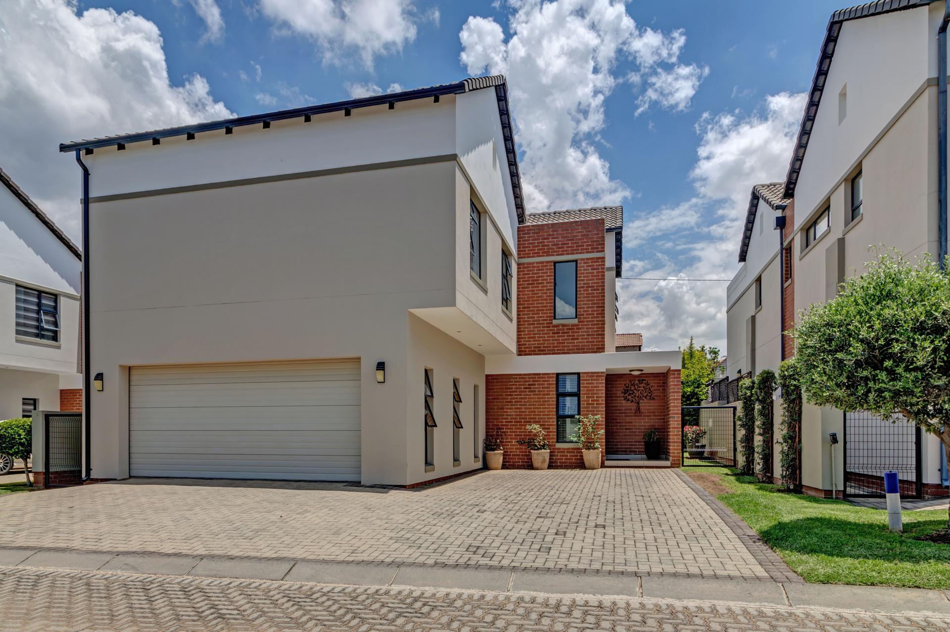 House for sale with 4 bedrooms, Broadacres, Sandton | Fine & Country