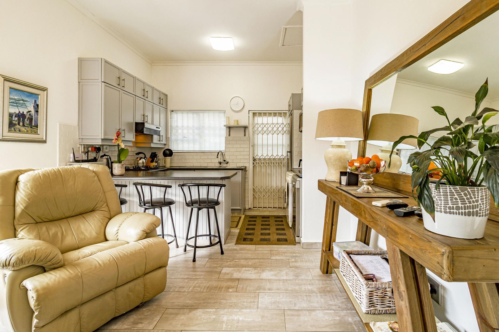 Townhouse to rent with 3 bedrooms, Somerset Ridge, Somerset West | Fine ...