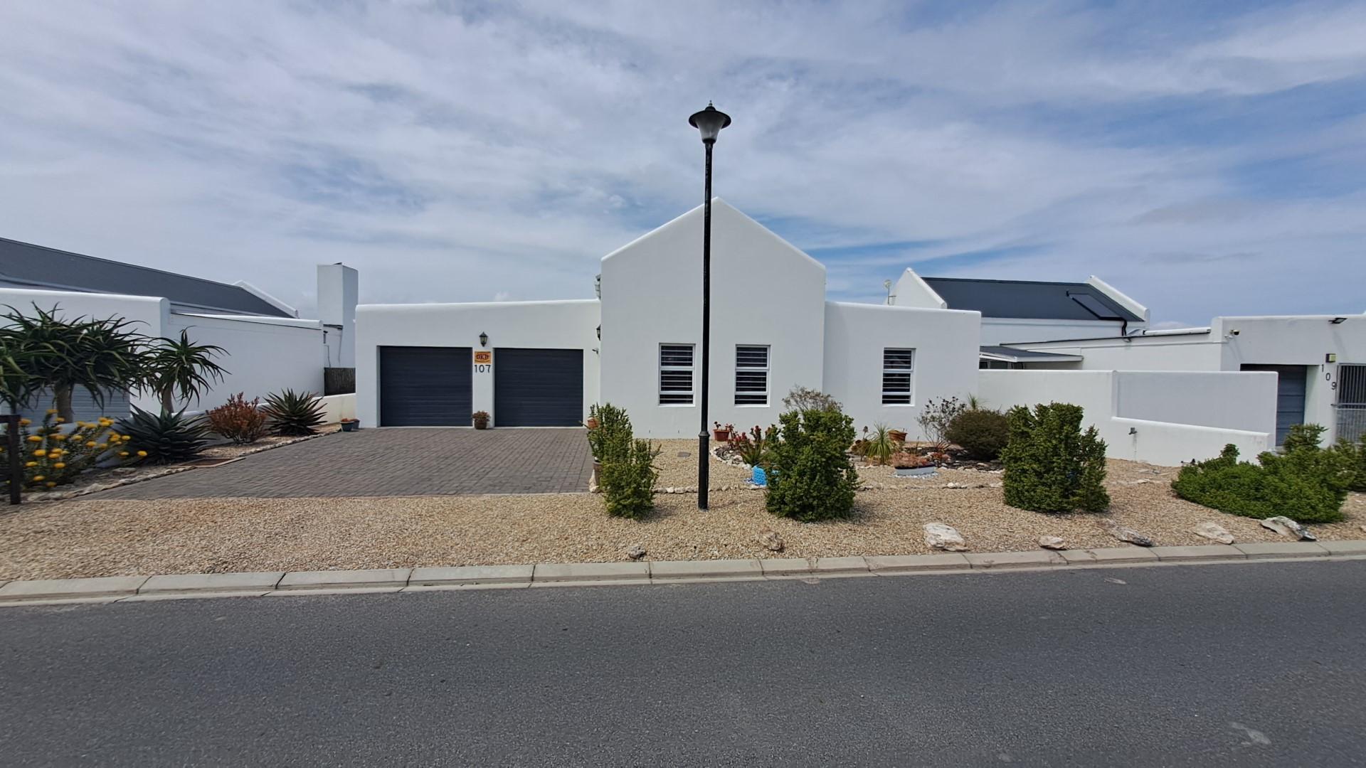 House for sale with 3 bedrooms, 107, Dolfyn Crescent | Fine & Country